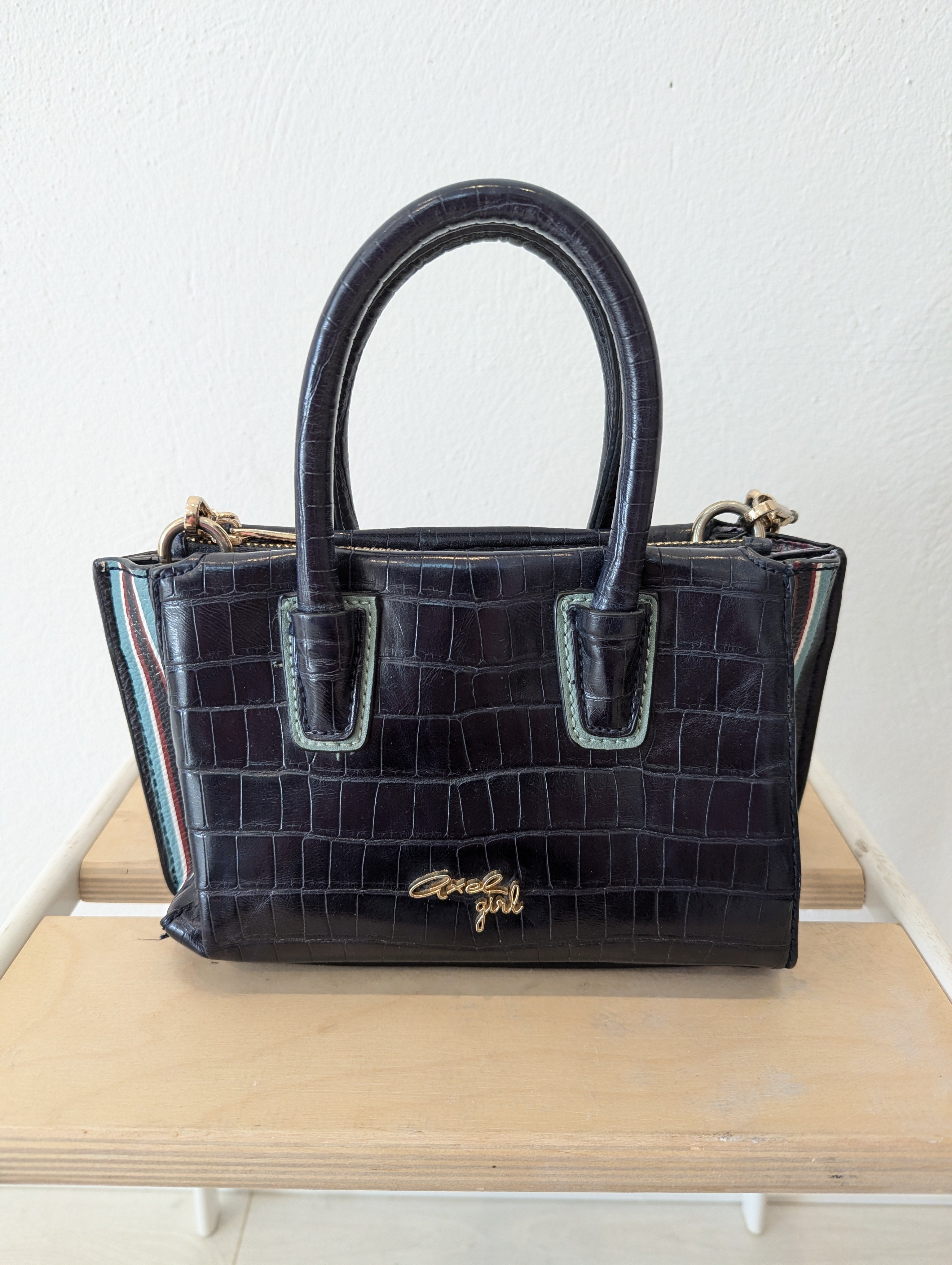 Axel Girl Navy Crossbody Bag – The Wardrobe